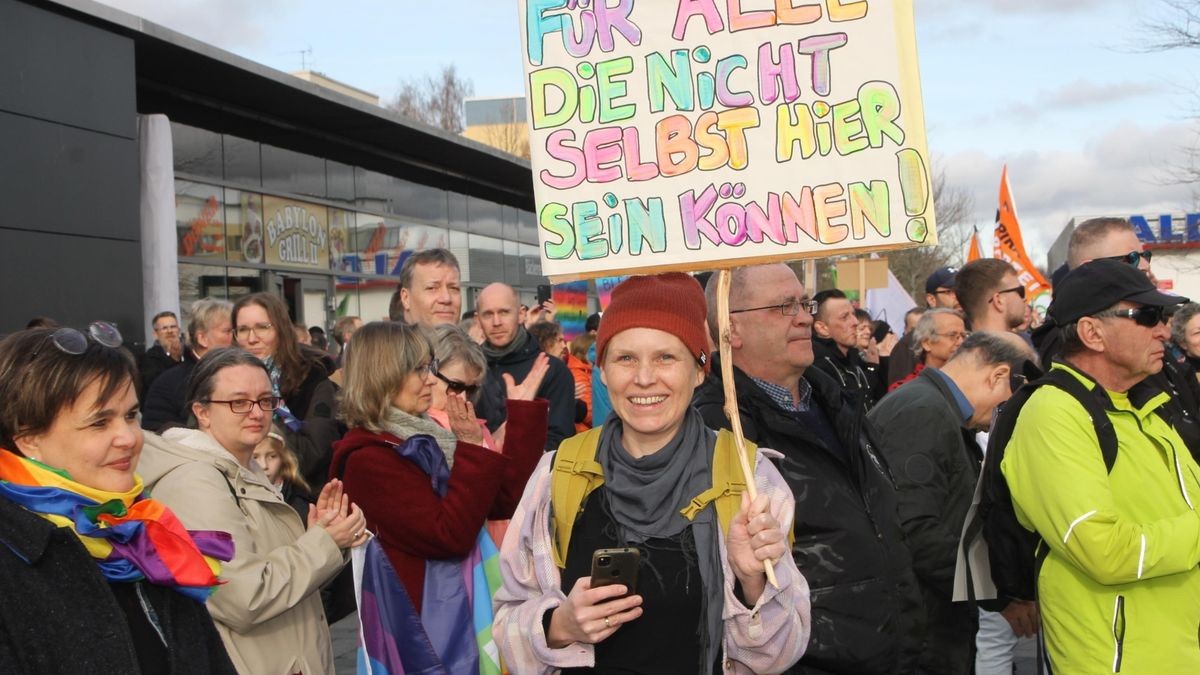 1400 Menschen setzen in Gotha ein starkes Zeichen gegen Rechtsextremismus und Faschismus
