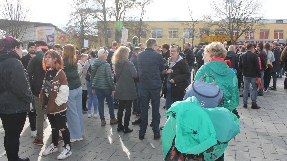 1400 Menschen setzen in Gotha ein starkes Zeichen gegen Rechtsextremismus und Faschismus