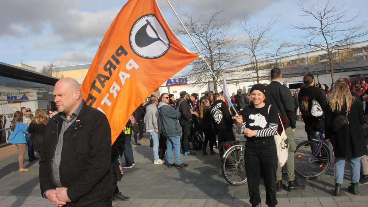 1400 Menschen setzen in Gotha ein starkes Zeichen gegen Rechtsextremismus und Faschismus