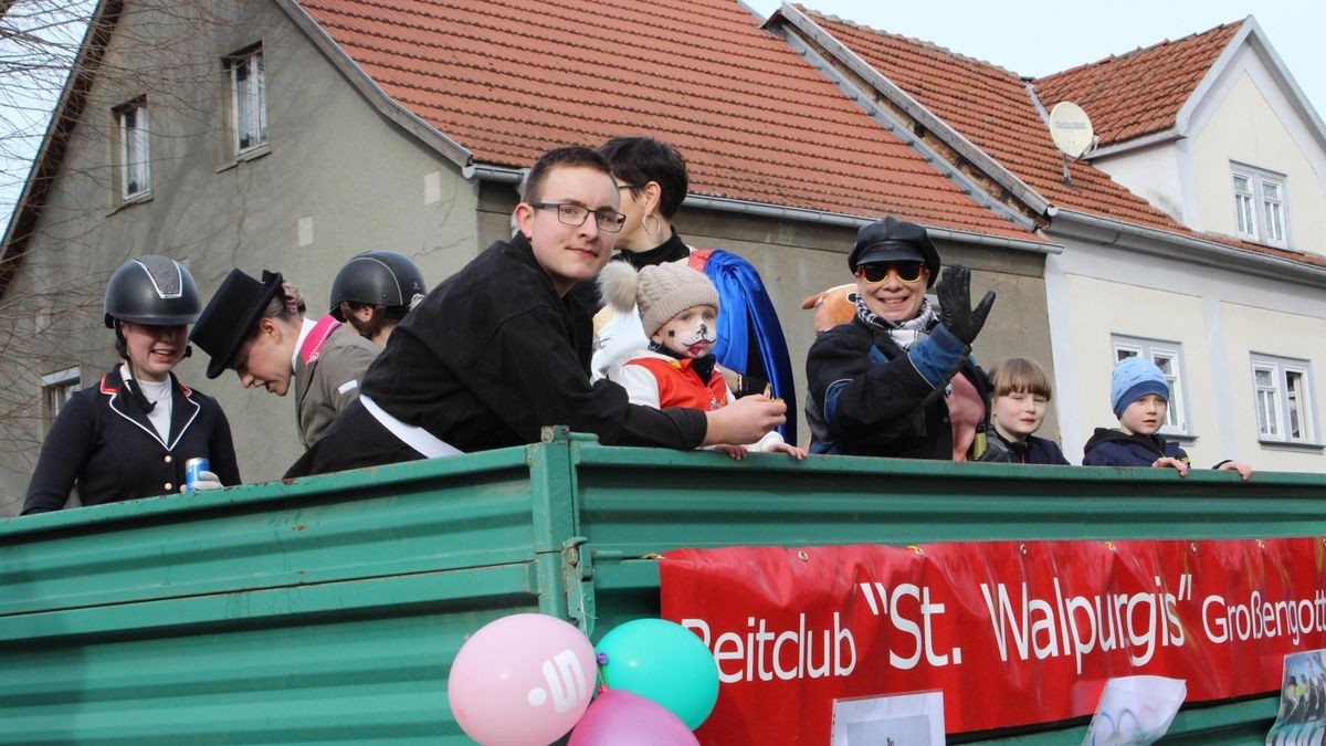 Die Fotos: So närrisch ging es in Großengottern beim Umzug zu