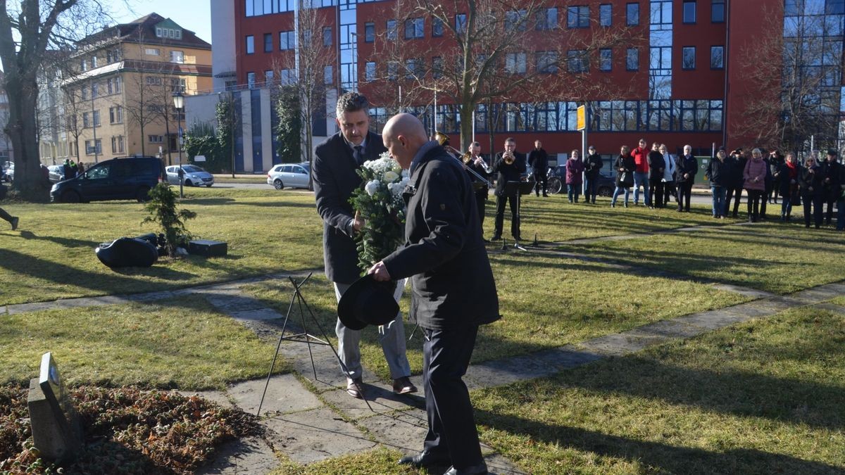 Zaunrüttlar äußern sich zu Vorfall am Denkmal