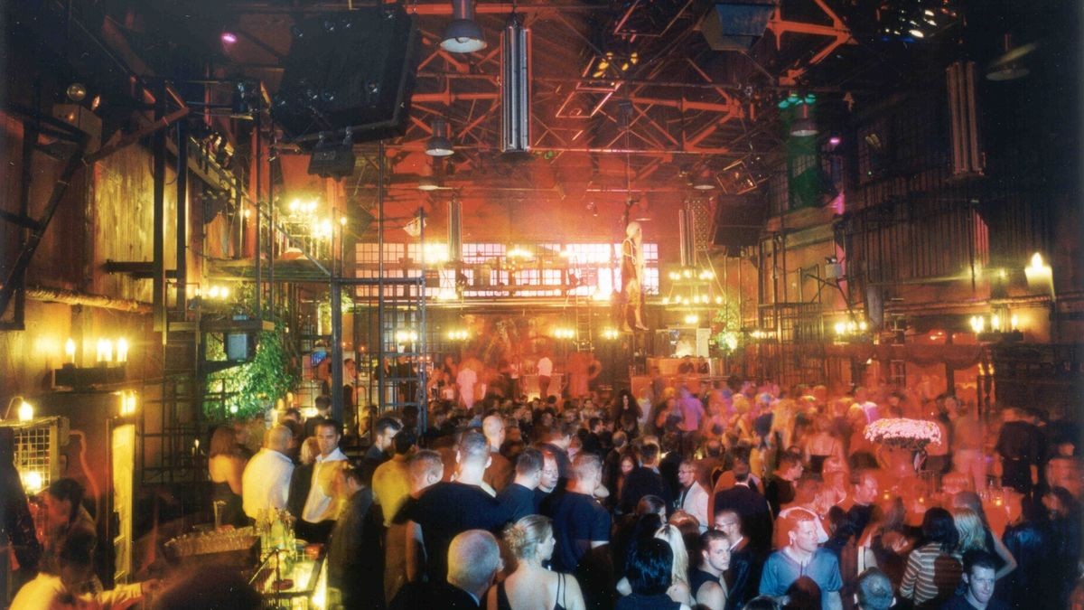 Sexy im Käfig: Tänzerin erinnert sich an Essener Club Mudia Art