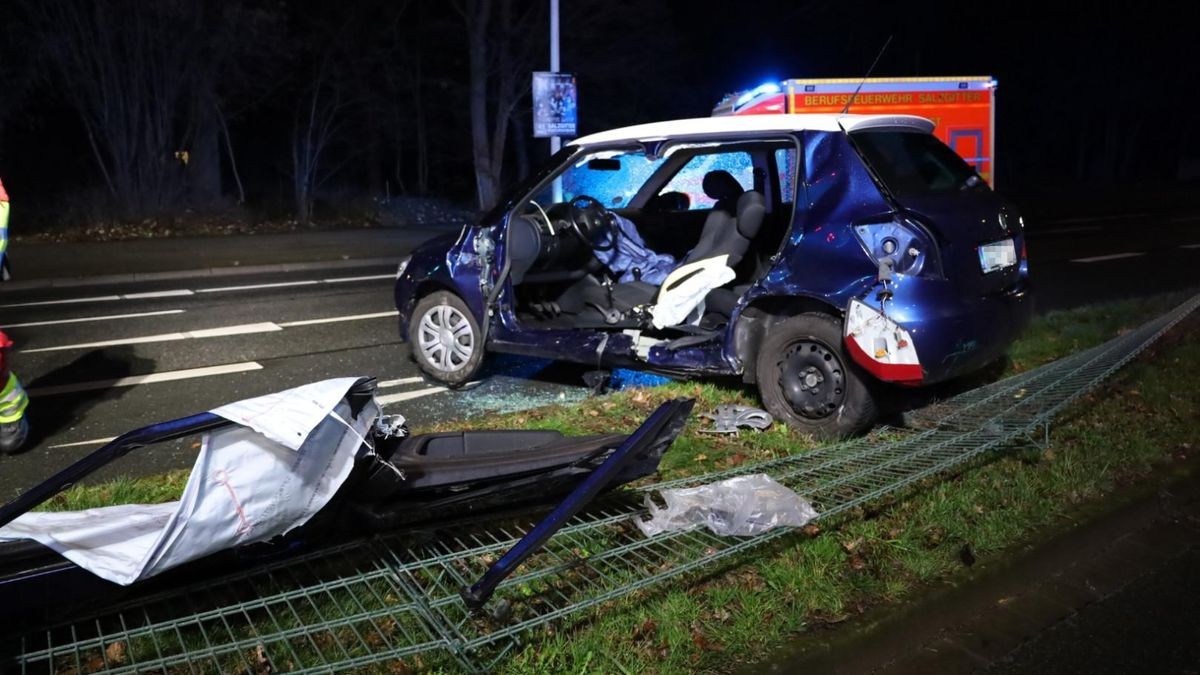 Unfall in Lebenstedt: Feuerwehr befreit eingeklemmte Person