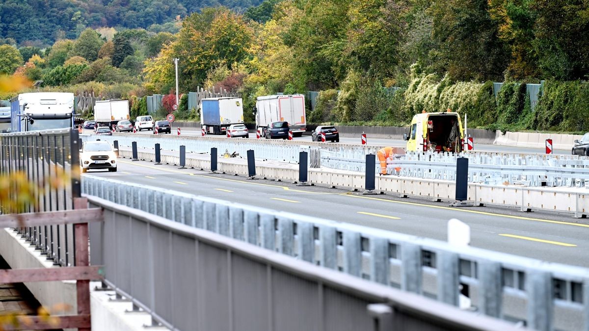 Hagen: Auffahrt und Fahrspuren der A1 Richtung Köln gesperrt