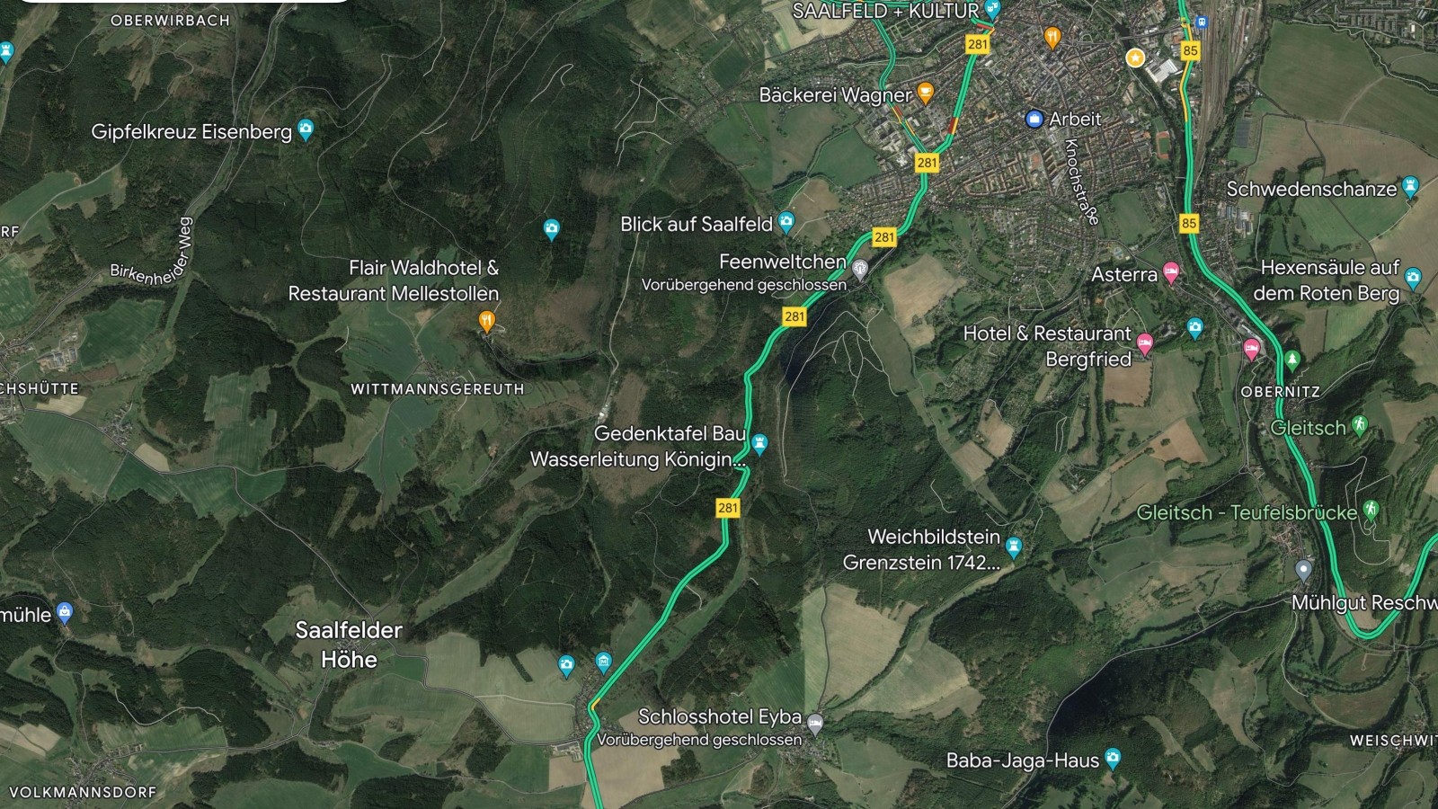 Drei Verletzte bei Überschlag zwischen Saalfeld und Arnsgereuth