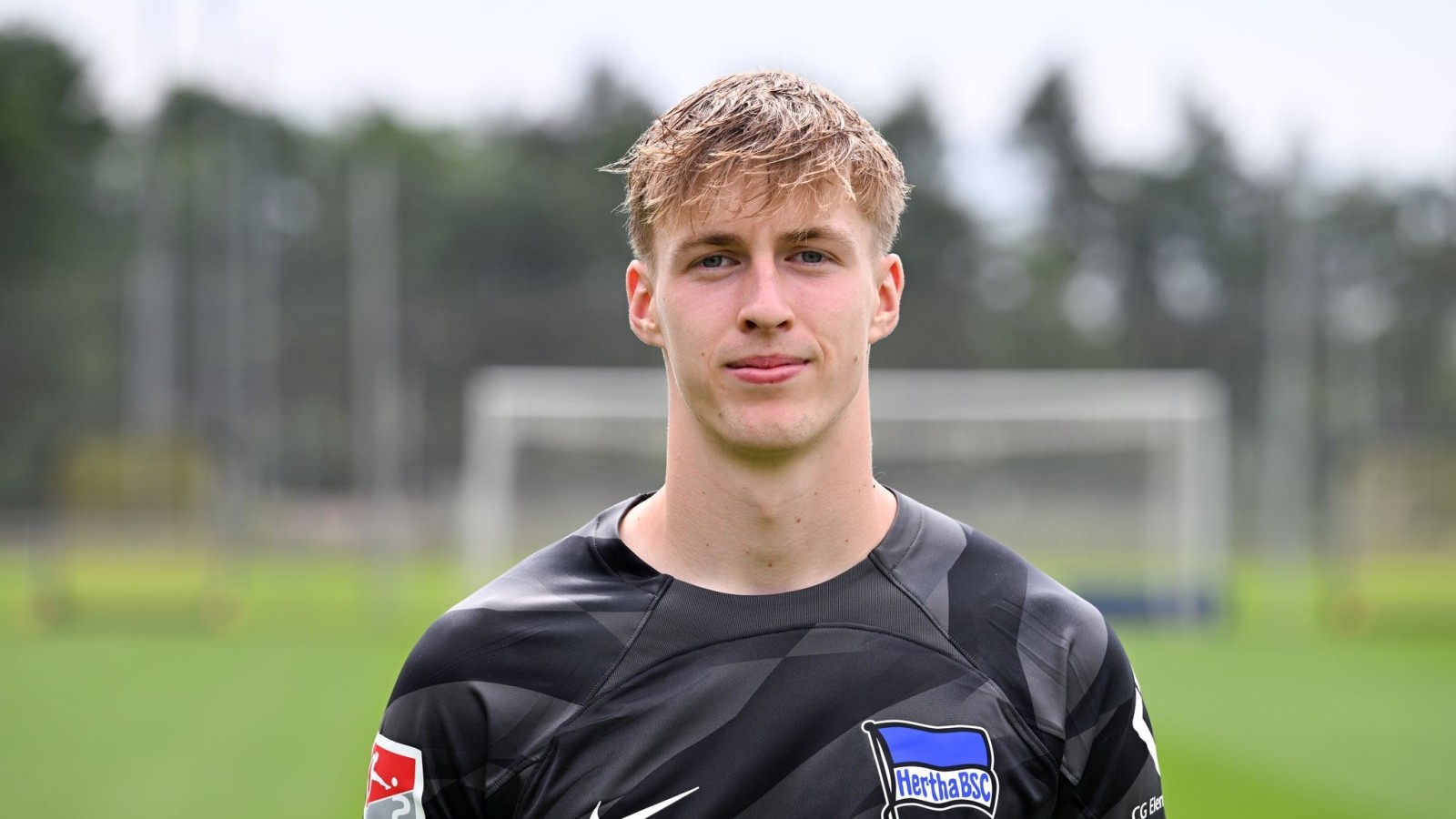 Hertha BSC verlängert mit Nachwuchstorwart Goller bis 2027