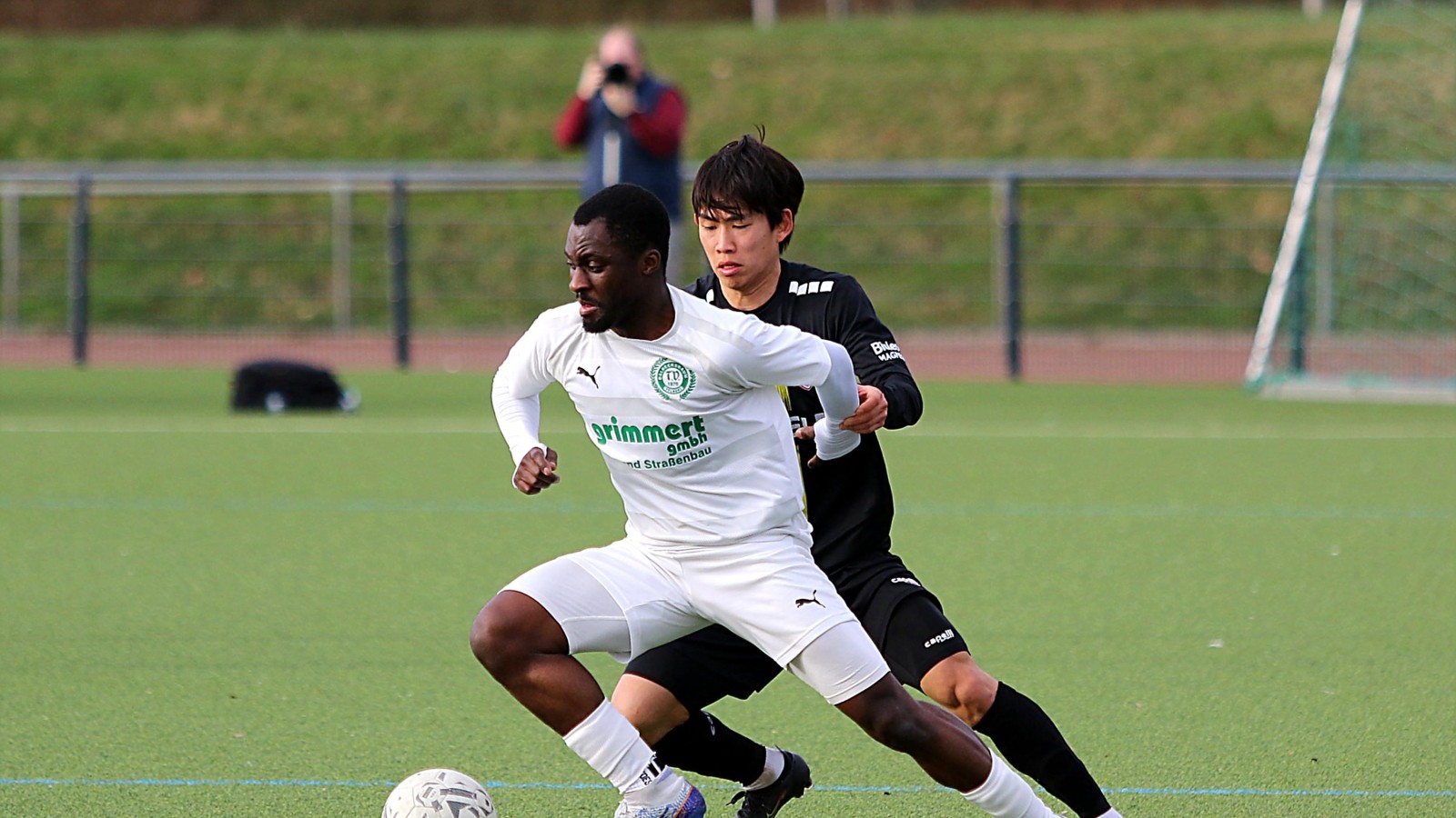 TVD-Spieler Denzel Oteng Adjei bleibt der Oberliga treu