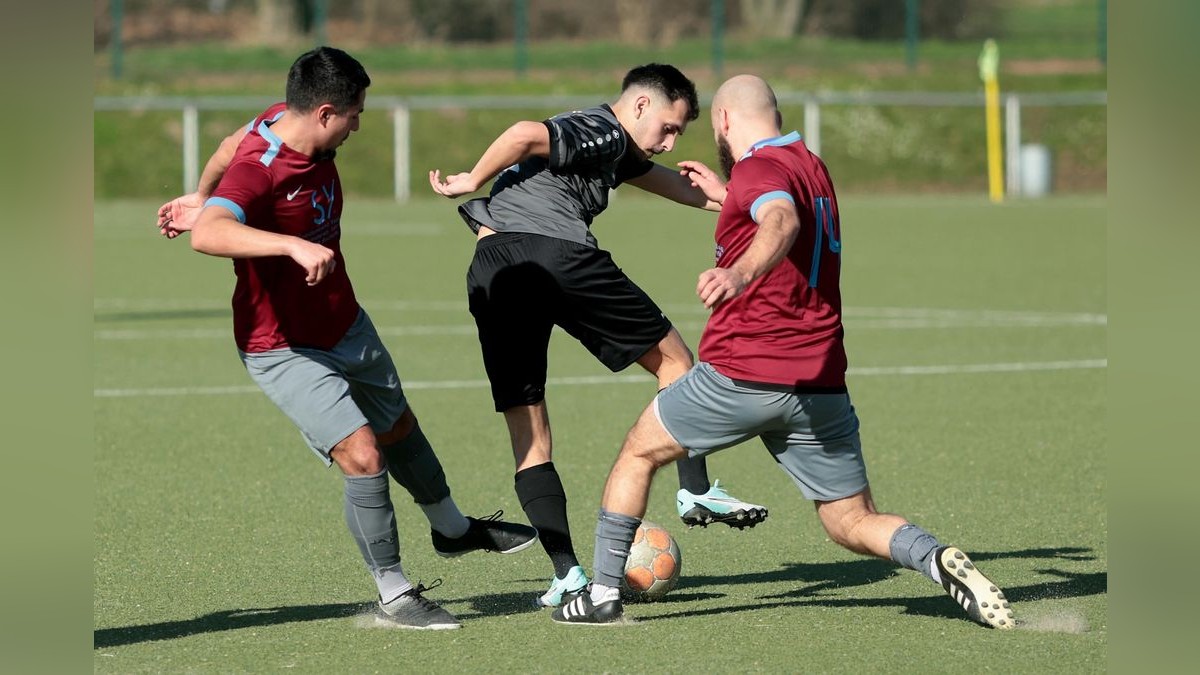 Preußen Sutum setzt sich 2:1 gegen den VfL Grafenwald durch