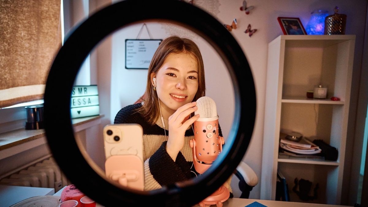 ASMR als Skurriler Trend: Mit Flüstern und Knistern gegen Stress