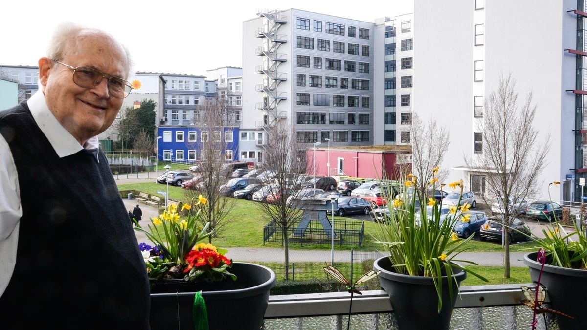 Sterkrader Urgestein feiert Goldenes Priesterjubiläum