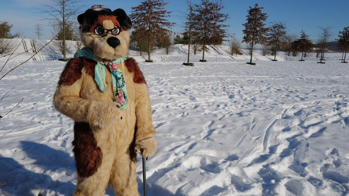 Heiligenhauserin Bianca verwandelt sich in Hund „Granny Dog“