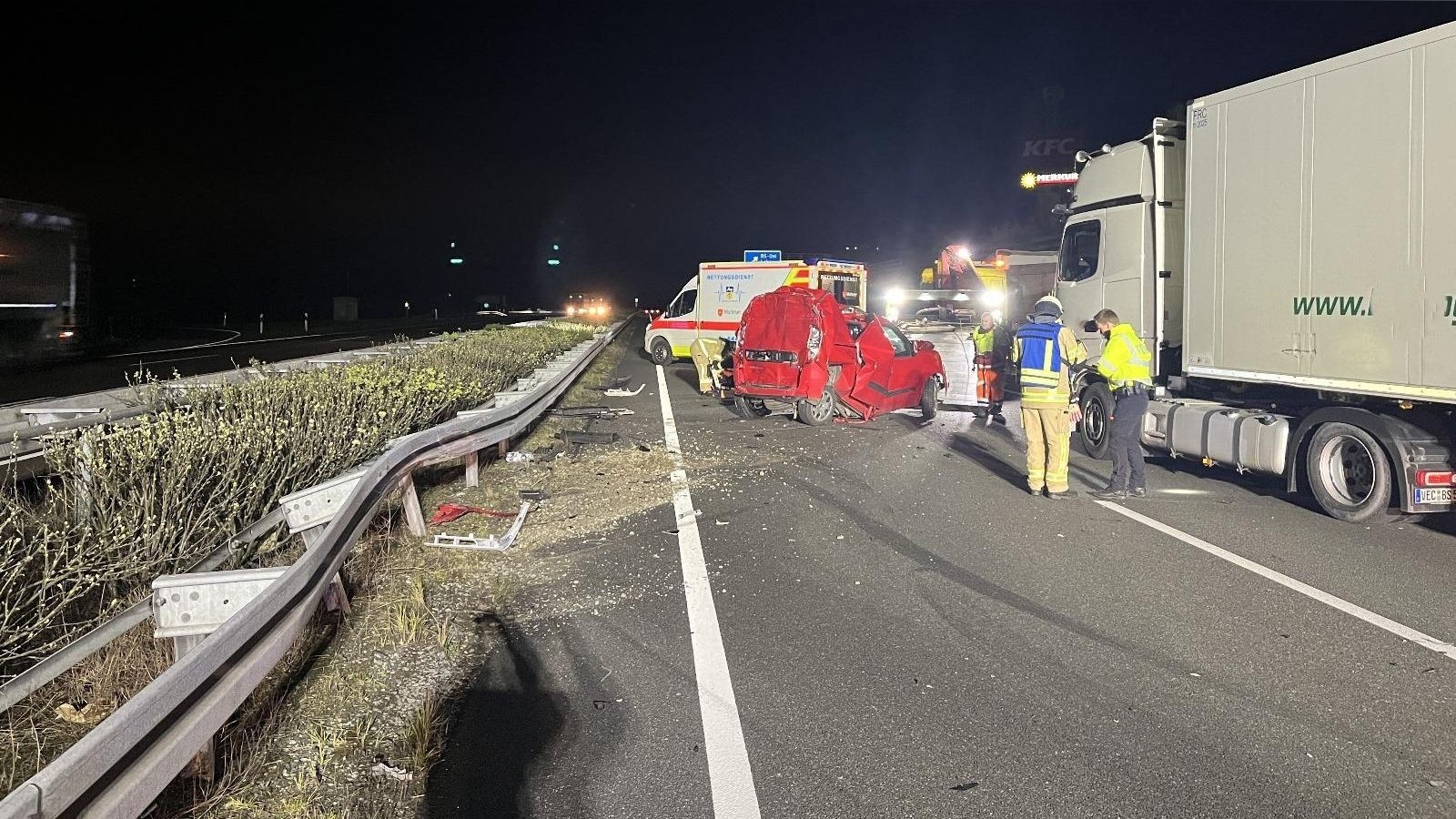Unfallverursacher nach Crash auf der A2 bei Braunschweig flüchtig