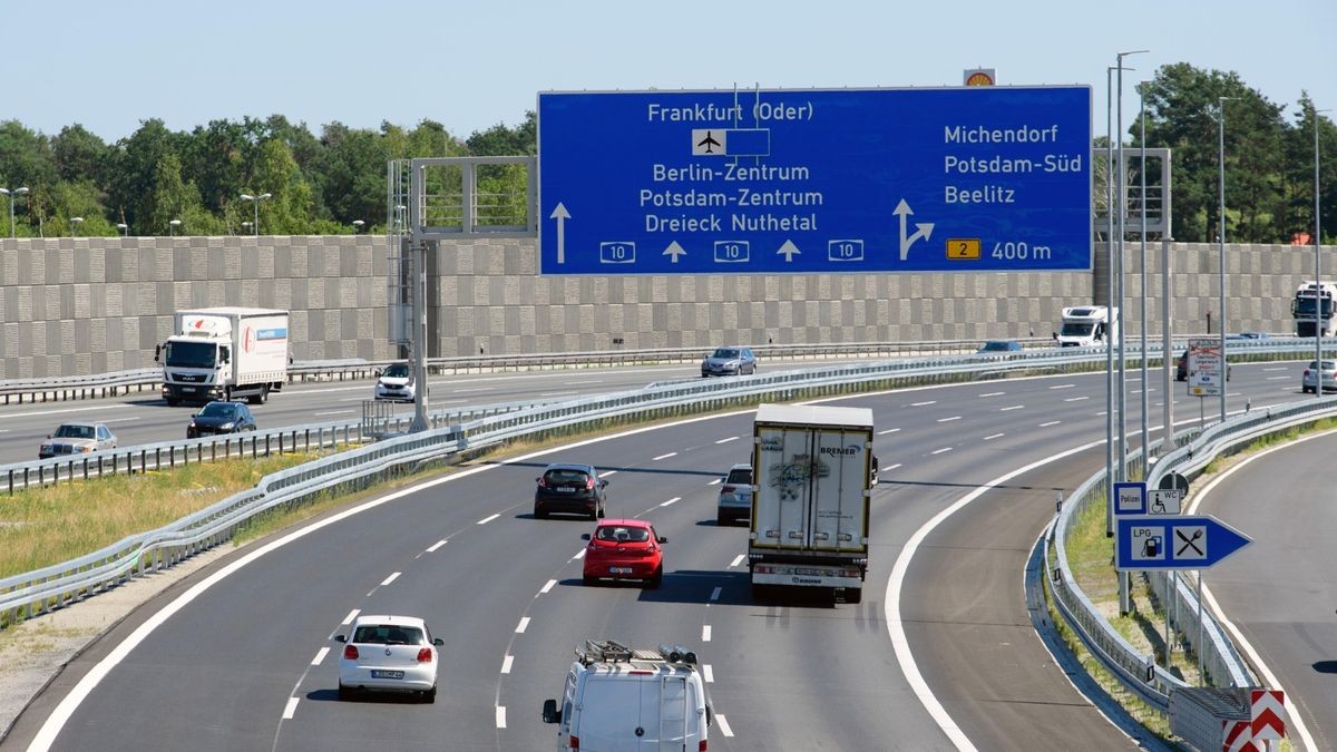 Unglück auf A10: – Mutter tötete erst Sohn, dann sich selbst