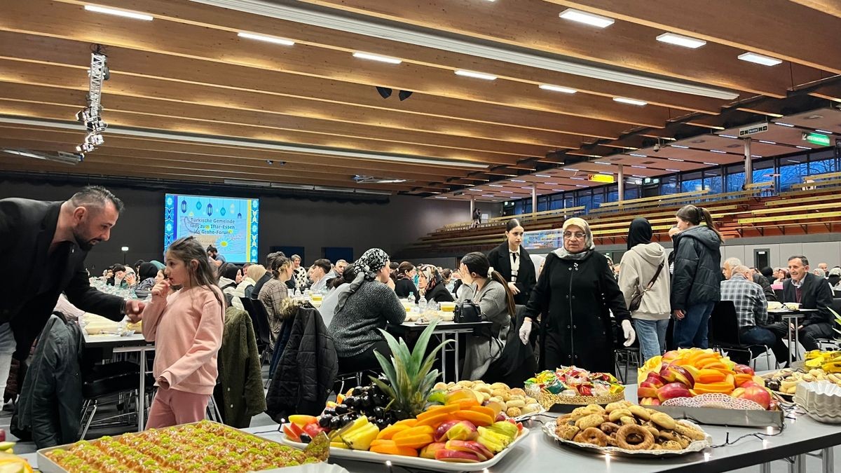 Hemer: Ein Mahl für fast 500 Menschen im Grohe-Forum