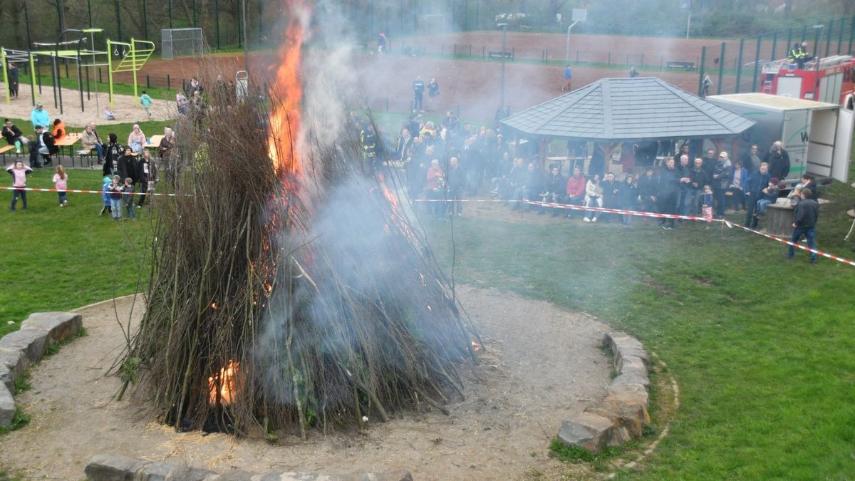 Hemer: Die schönsten Bilder der Osterfeuer 2024