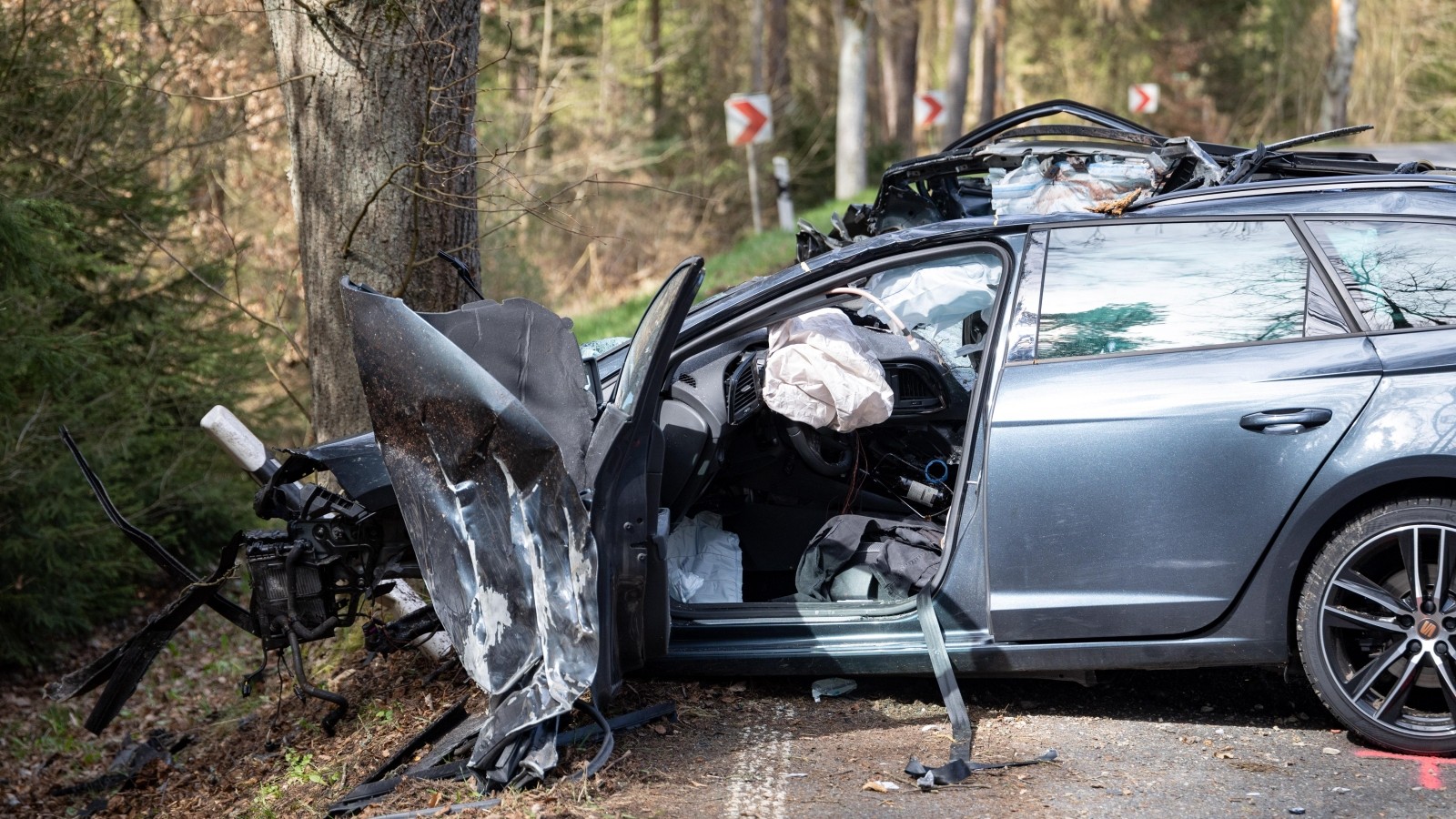 Unfall mit drei Toten im Ilm-Kreis, kurz hinter Königsee