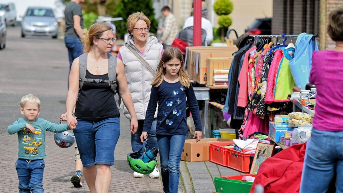 Emmerich: Neuer Straßen-Flohmarkt zog erfolgreiche Bilanz