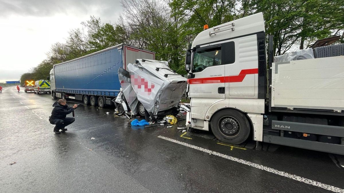 Schwerer Lkw-Unfall auf A2: Beifahrer außer Lebensgefahr