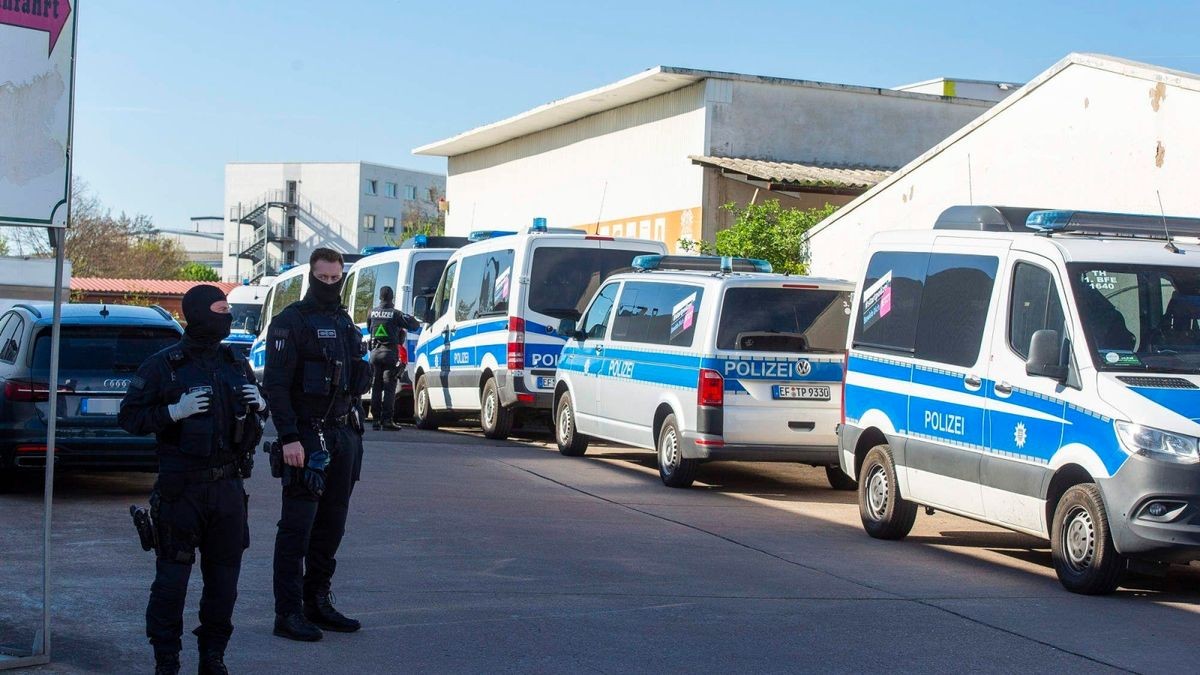 Bilder vom Großeinsatz von Polizei, Zoll und Finanzamt in Erfurt