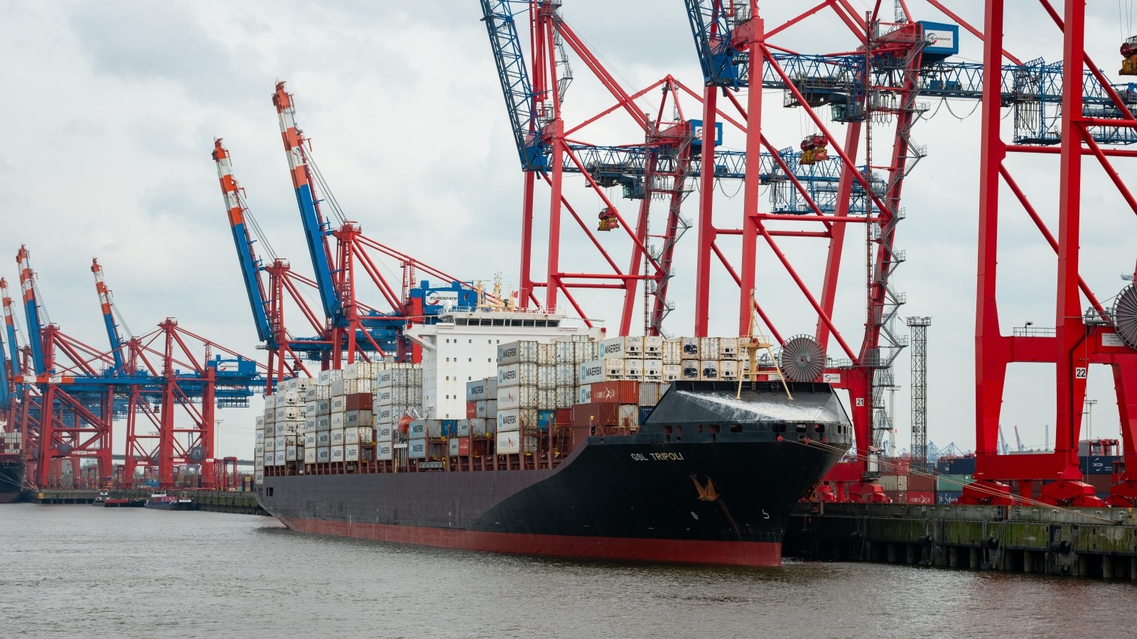Hafen Hamburg: Drogen am Rumpf? Taucher der Polizei filzen Containerschiff
