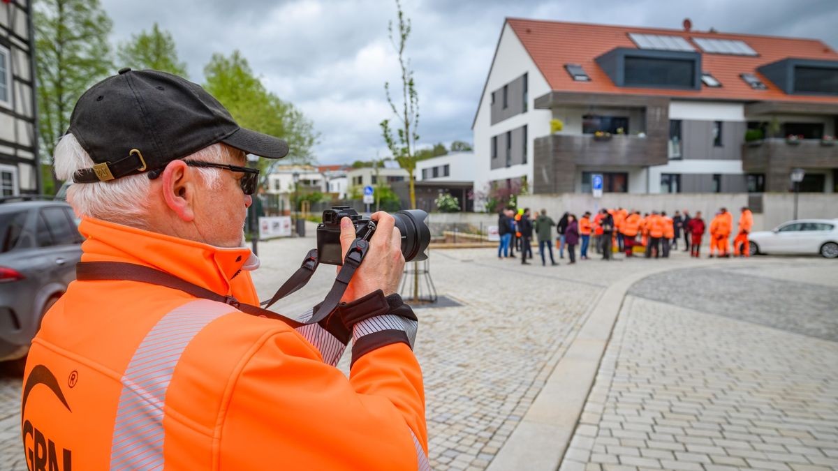 Verkehrsfreigabe in Nordhausen: Autos rollen über feinsten Granit