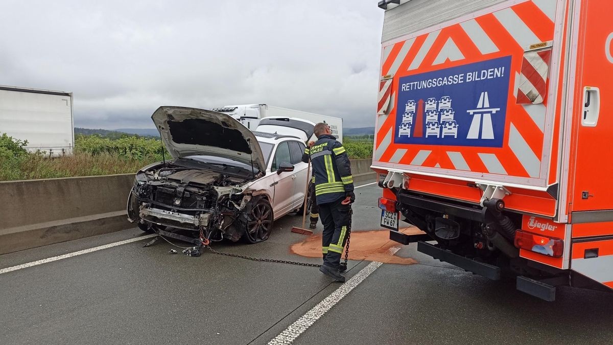 Unfall auf der A9: Vollsperrung sorgt für Verkehrsbehinderungen