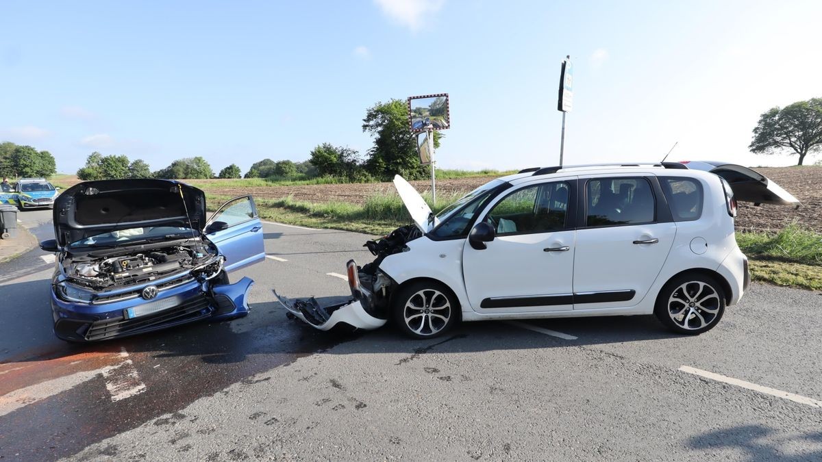 Drei Verletzte bei schwerem Unfall in Ennepetal