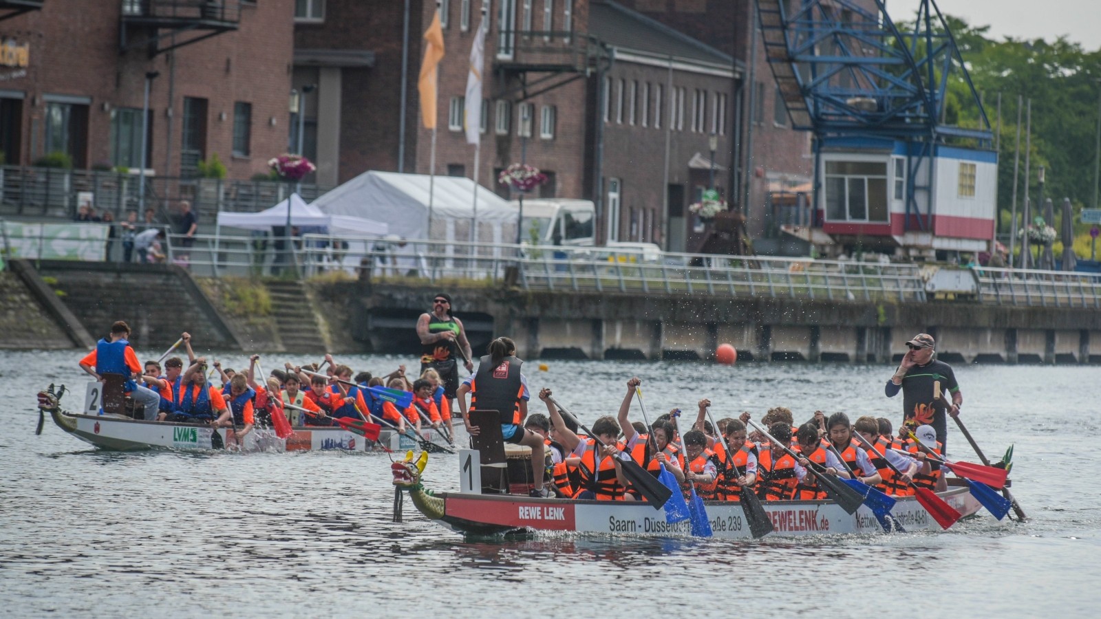 Drachenboot-Fun-Regatta: So lief das Event im Duisburger Innenhafen