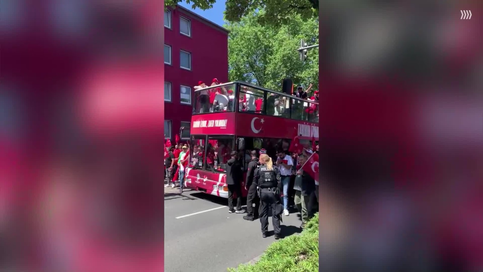 Türkisches Fanfest mit Bus