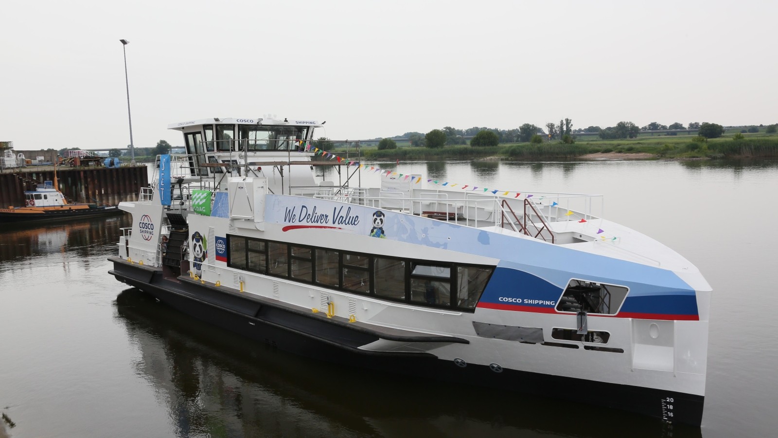 Bald im Hafen Hamburg: Neue Hadag-Fähre läuft vom Stapel