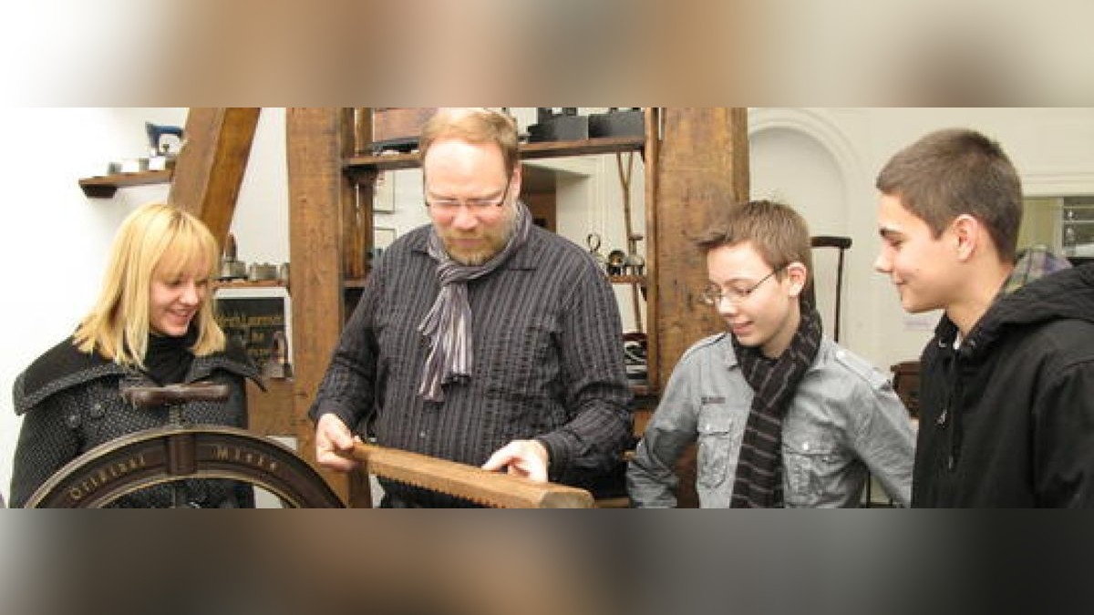 Jugendliche erleben das Letmather Heimatmuseum als spannenden Ort