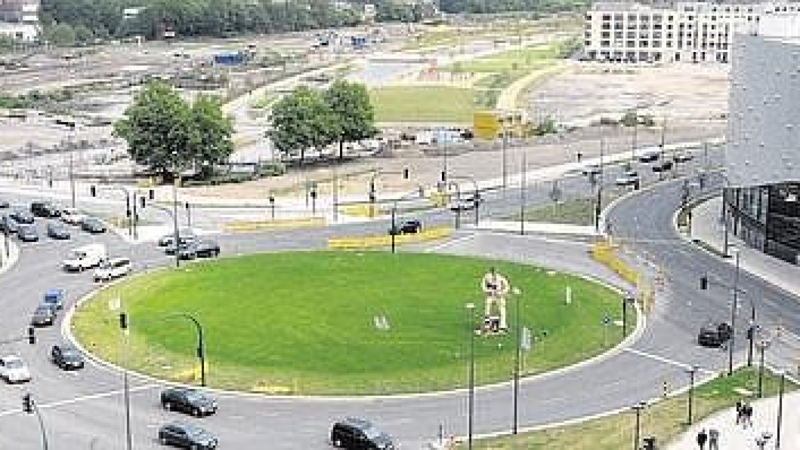 Kreisverkehr am Berliner Platz vor der Eröffnung