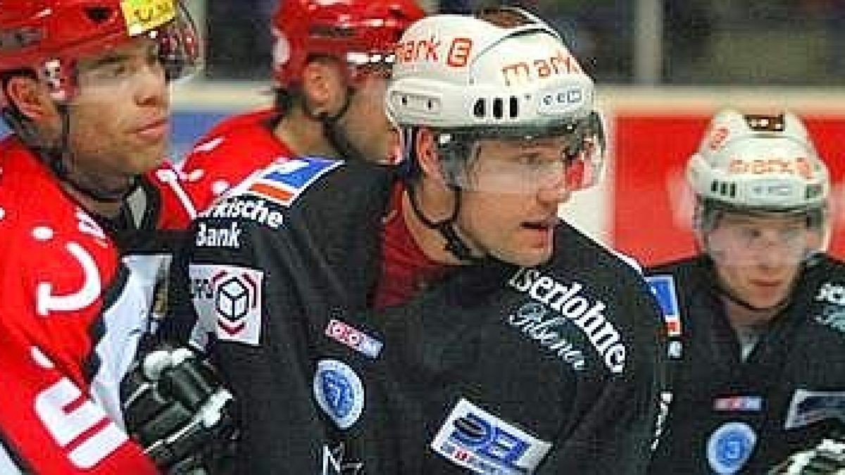 Hock, Wolf und Roy führen die Roosters