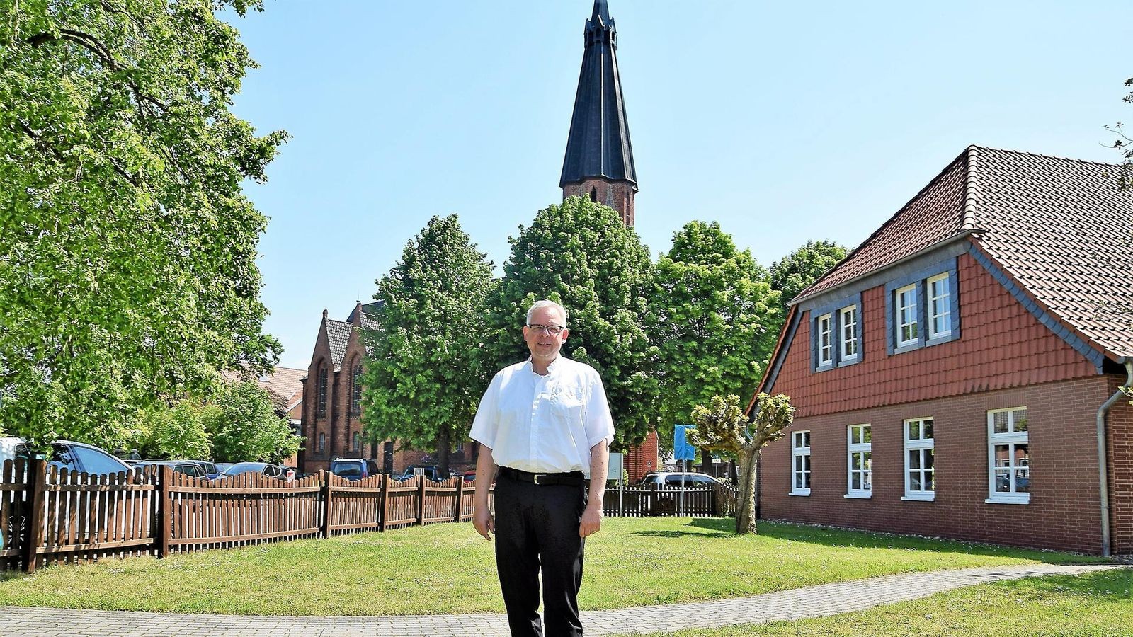 Pastor Dirk Schliephake wird in Isenbüttel in sein Amt eingeführt