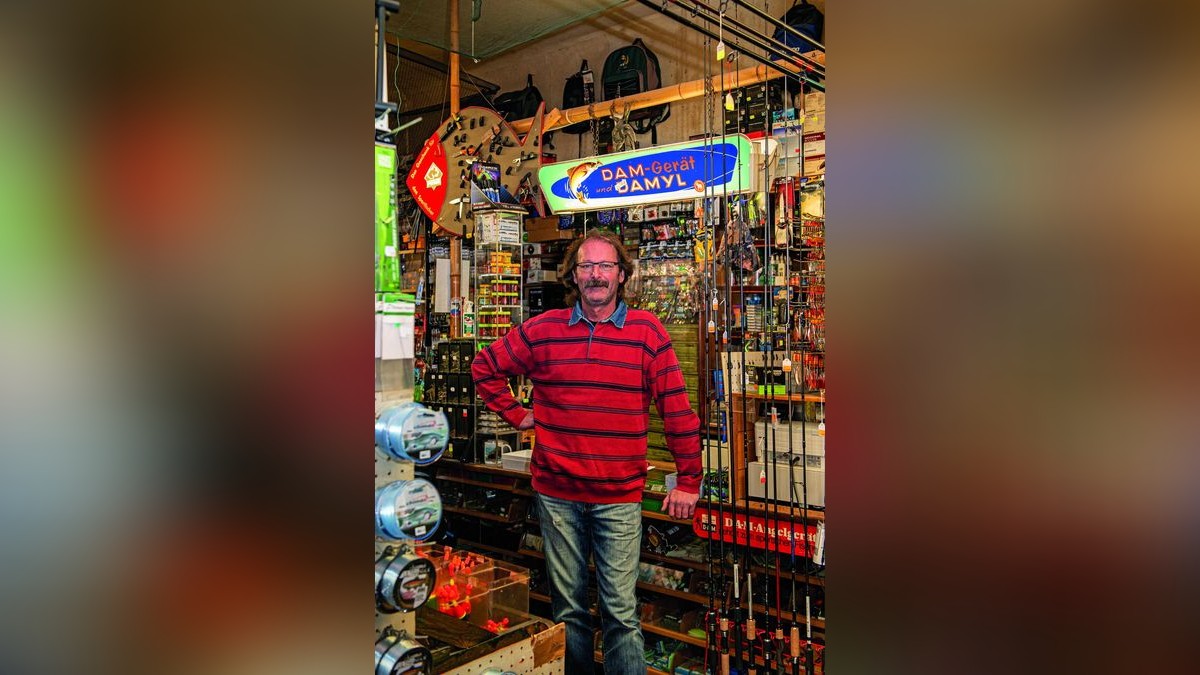 Angelhaus Koss in Berlin: Wo man Fischköder aus dem Automaten ziehen kann