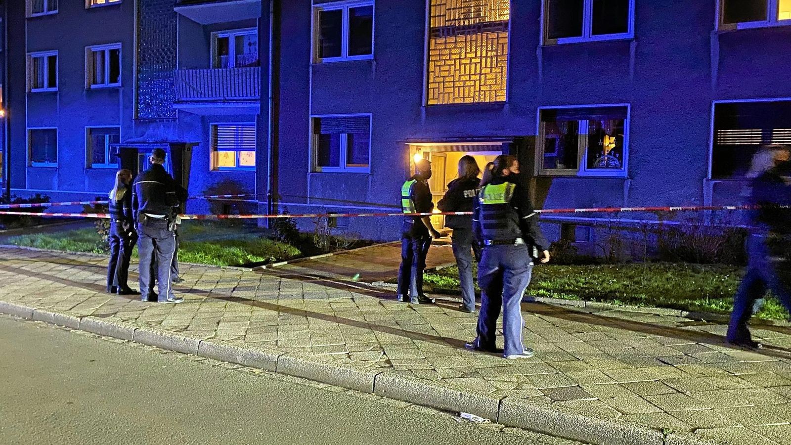 Messerattacke auf Nachbarin: Bochumer (20) vor Gericht