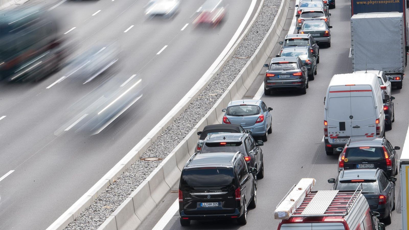 Lkw-Brand sorgte für zehn Kilometer Stau auf der A1