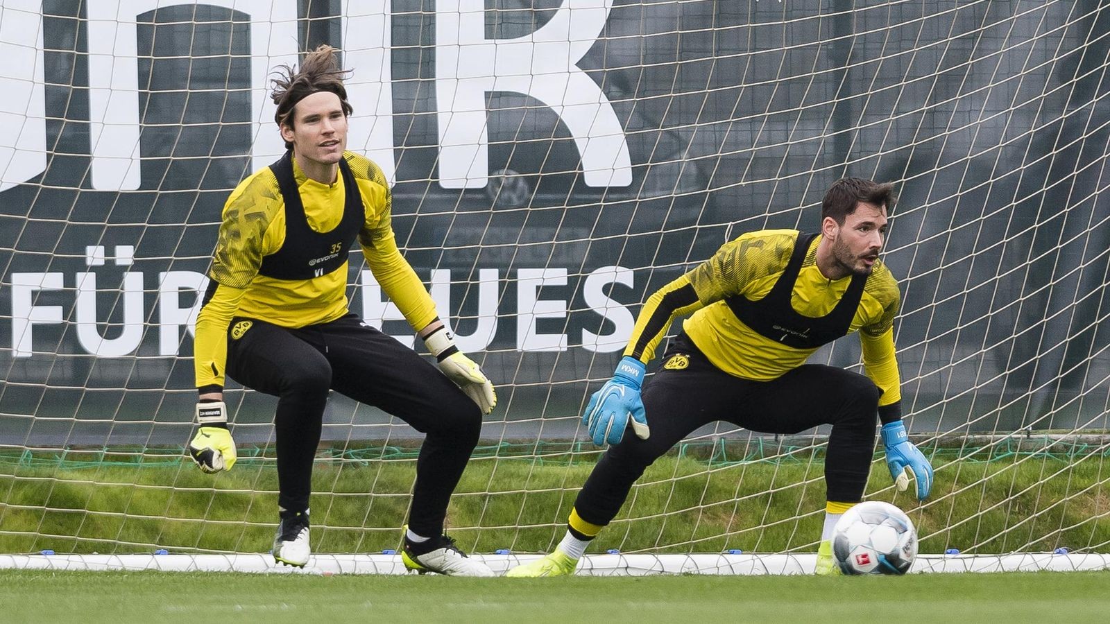 Im Vergleich zu schwach - Was wird aus Bürki und Hitz beim BVB?