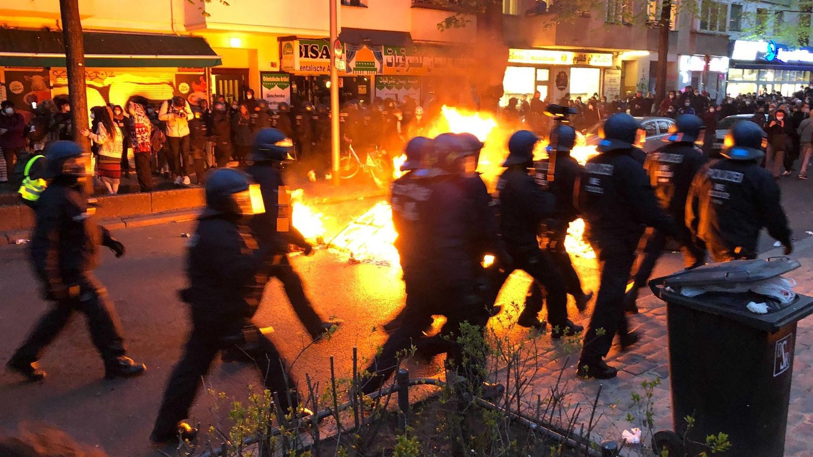 „Revolutionäre 1. Mai“-Demo in Berlin: Bilder der Randale