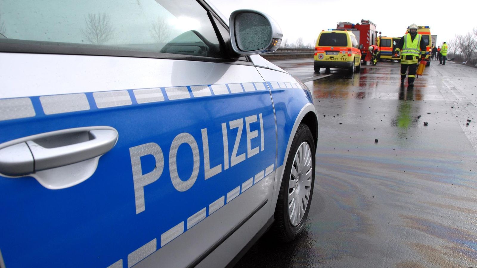 Drei Verletzte nach Unfall auf A4: Kilometerlanger Stau