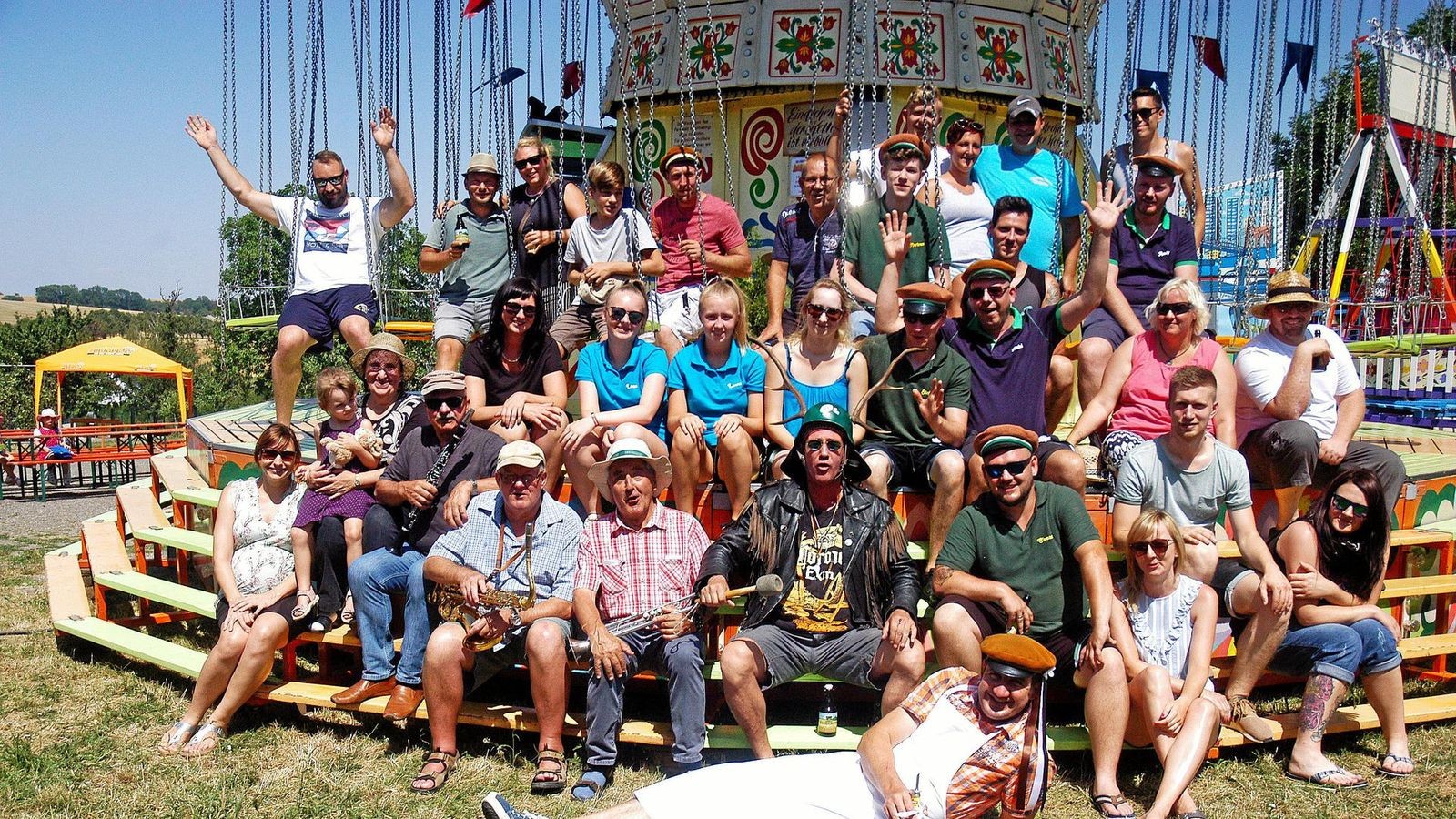 Hammerstedt feiert Kirmes mit Karussell