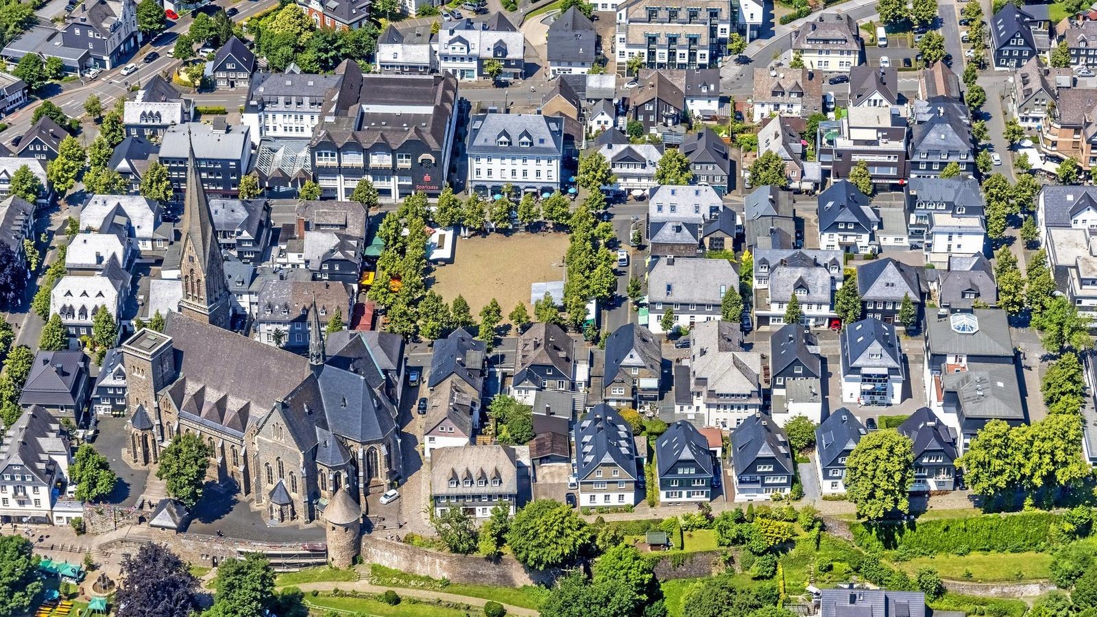 Olpe: So schön sieht die Kreisstadt aus der Luft aus