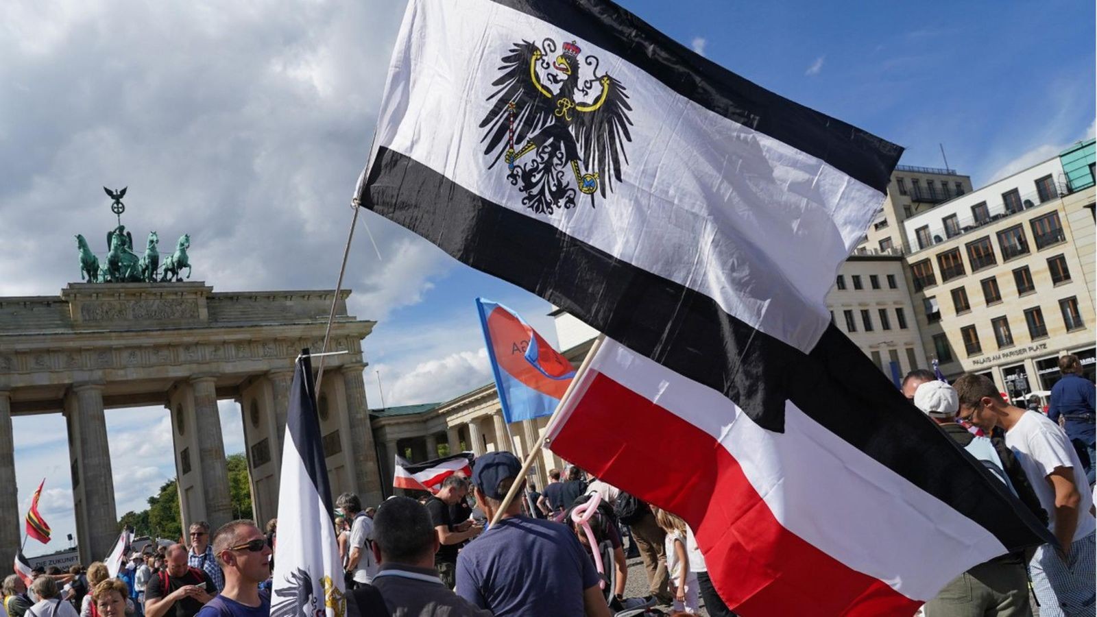 Reichsflagge - Wofür steht schwarz-weiß-rot?