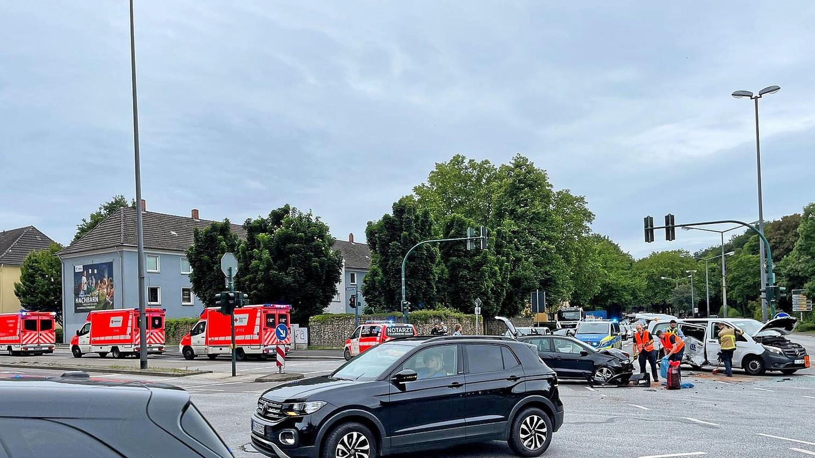 Auto kollidiert mit Schulbus: Fünf Verletzte in Essen