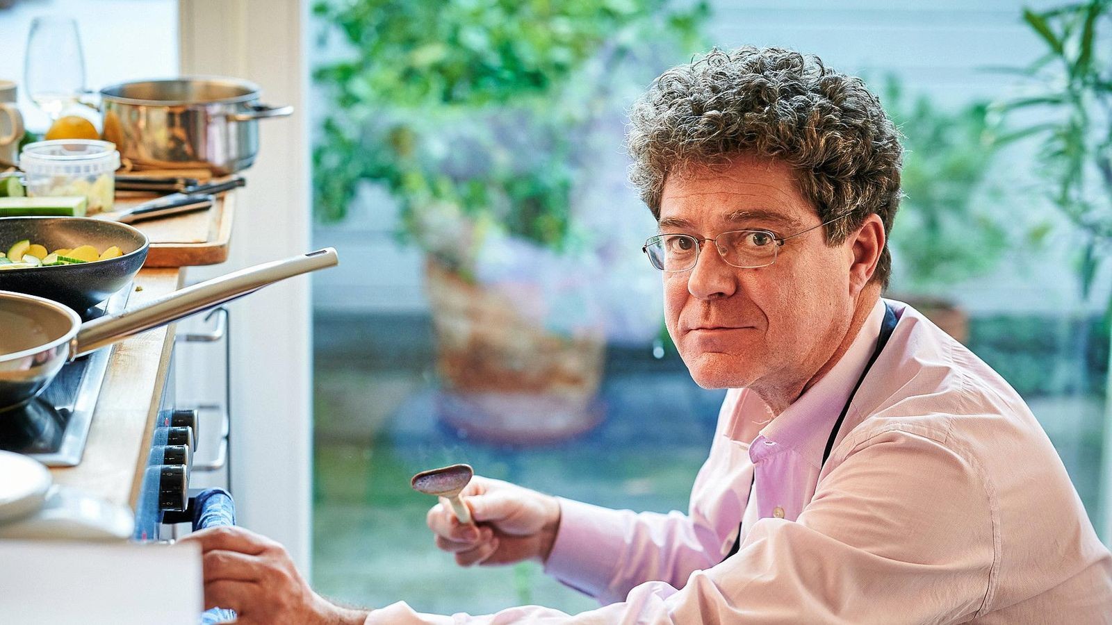 Kochen und Jagen ist Entspannung pur: Wahl-Weimarer stellt Kochbuch vor