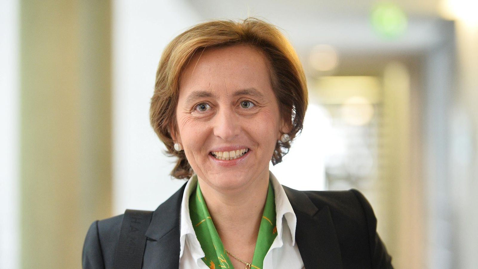 AfD-Frau Beatrix von Storch zeigt bei Sandra Maischberger Gefühle