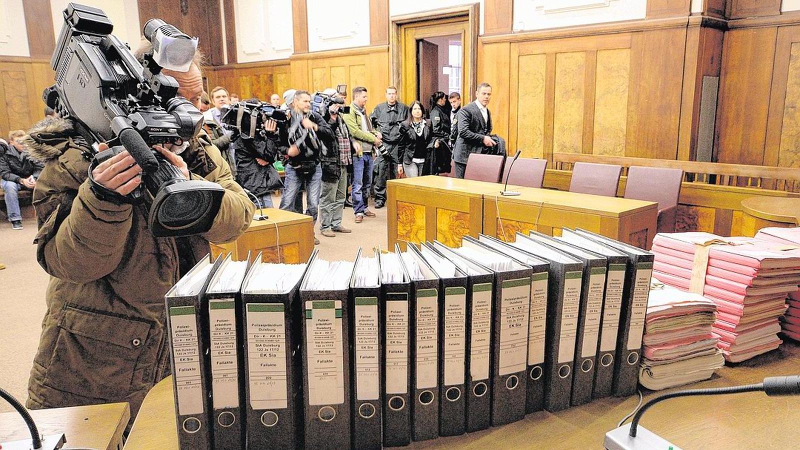 Rocker-Chefs lächeln und schweigen