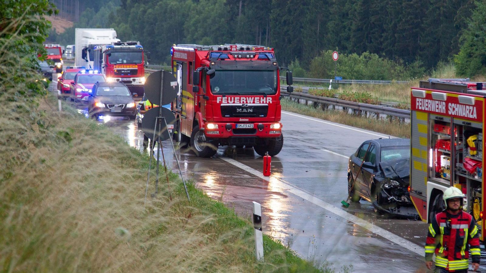 Fünf Verletzte bei Unfall auf der A71