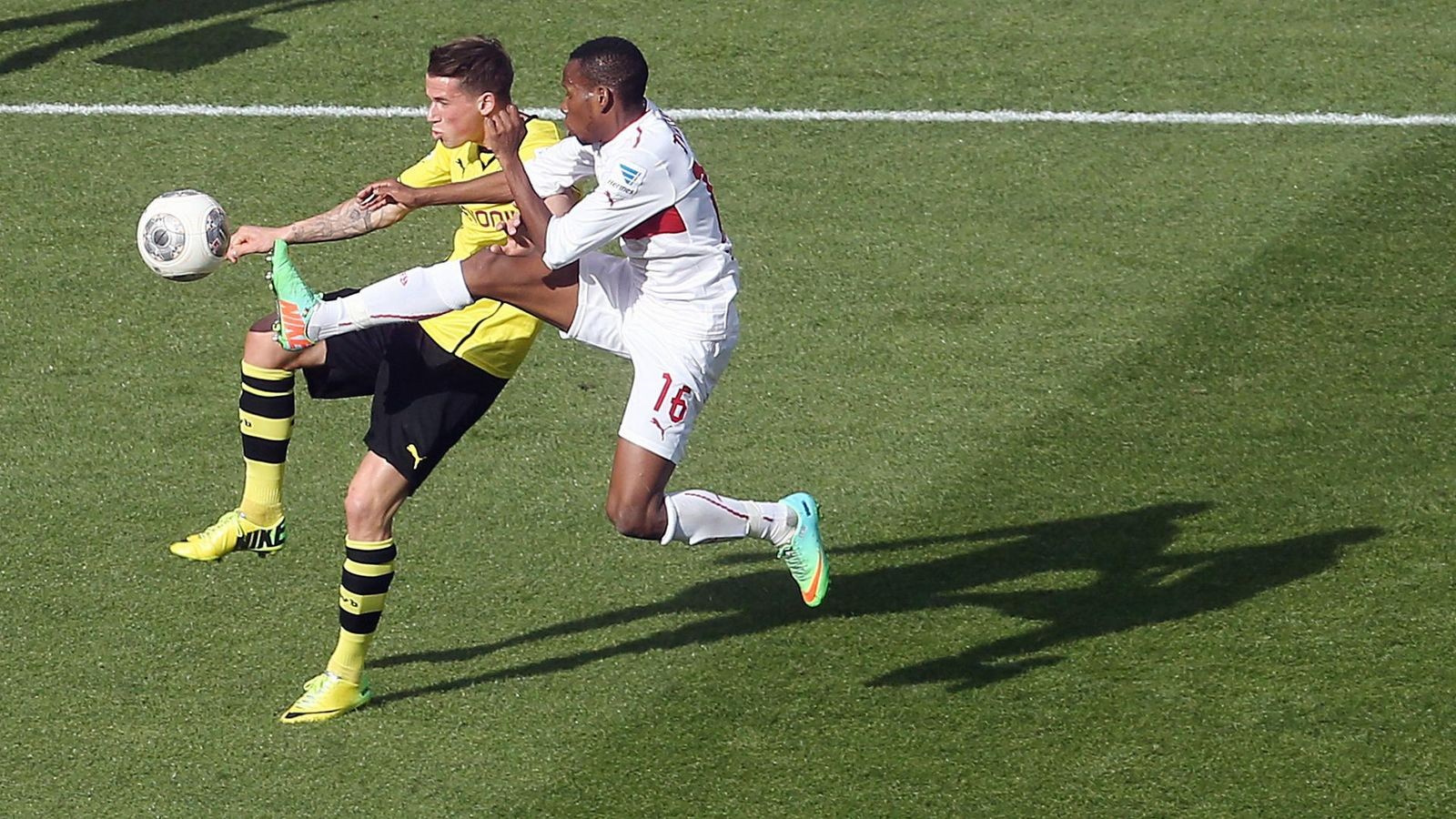 BVB-Abwehrchef Hummels nimmt Linksverteidiger Durm in Schutz