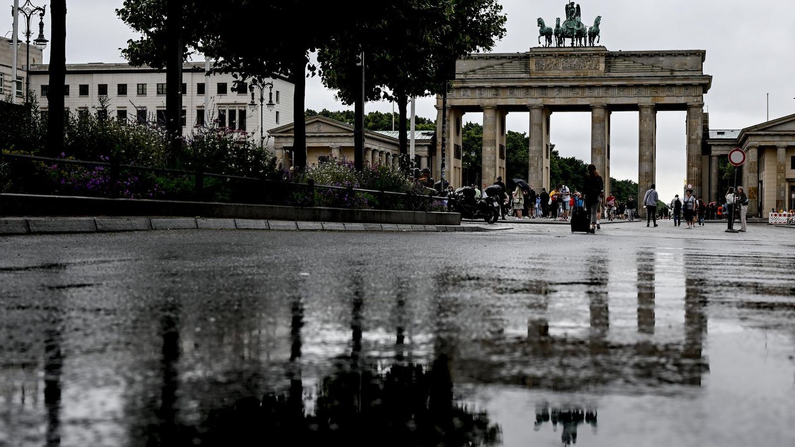 Berlin: Viel Regen, Schauer und Gewitter - Nächste Woche wieder heiß